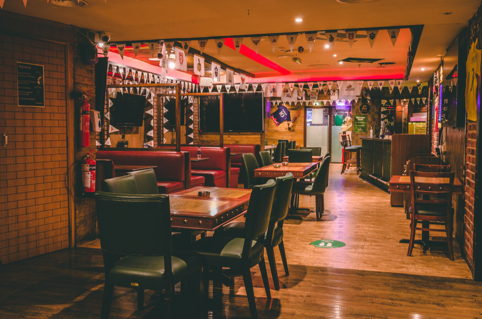 Hunters Sports Bar - J5 Hotels